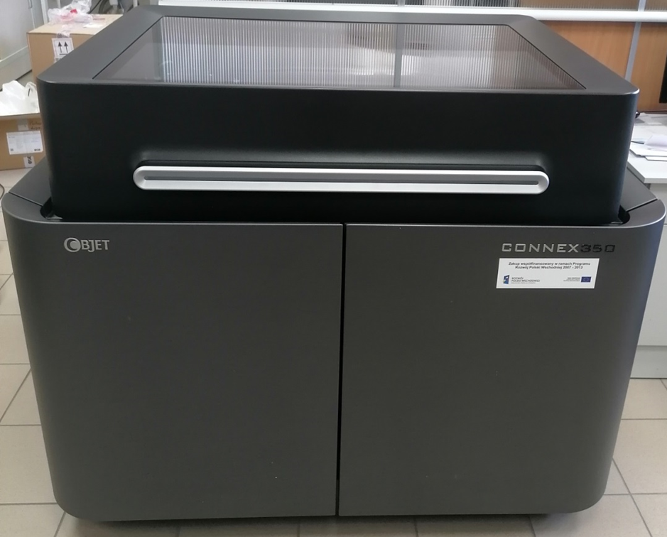Drukarka Connex 350 wykorzystuje technologię fotoutwardzania akrylowych ...